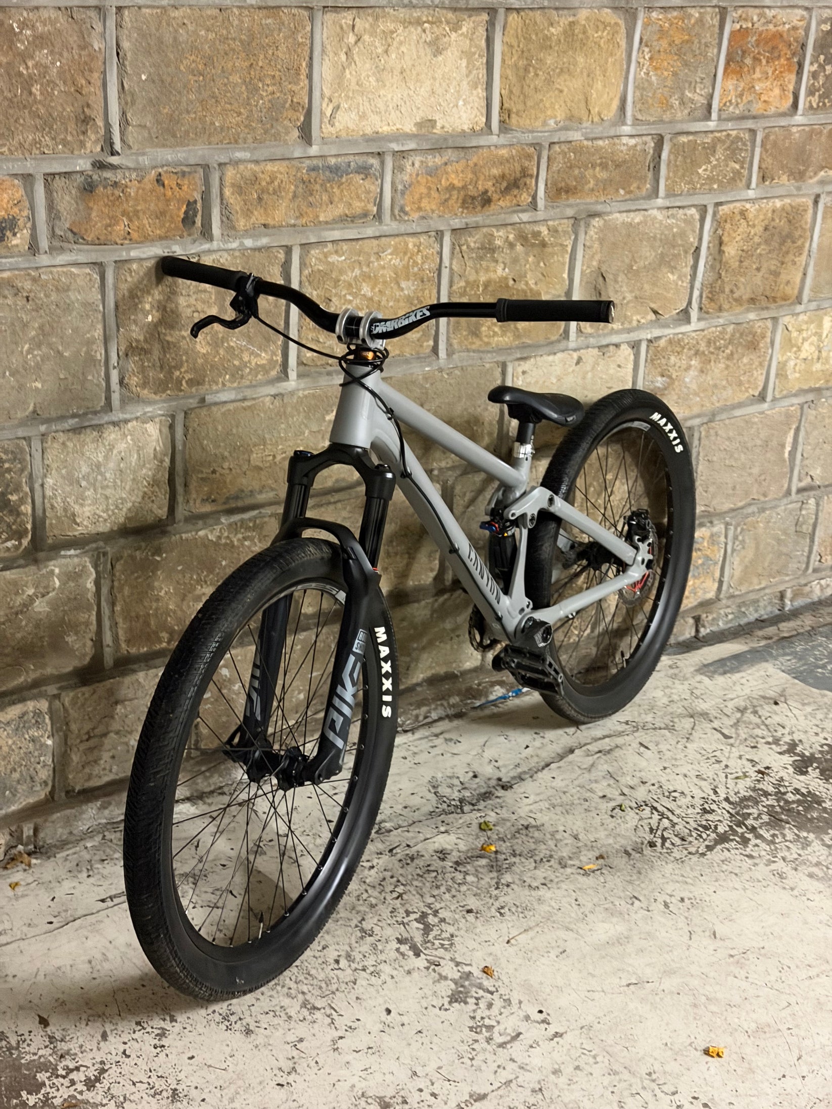 Custom Canyon Stitched 720 Slopestyle Dirt Jump Bike 26” – CustomMTB.co.uk